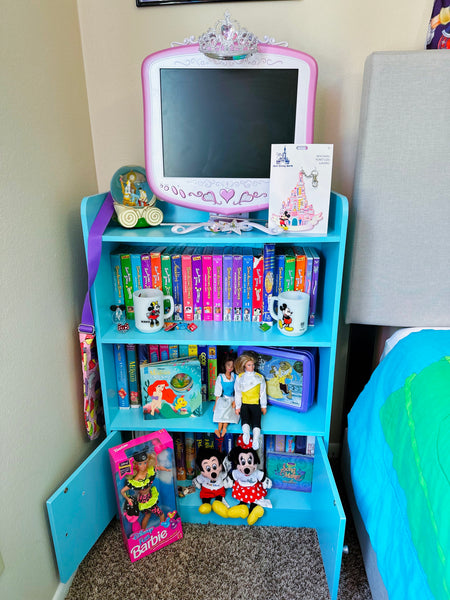 27 THINGS WE USED TO CREATE OUR RETRO INSPIRED DISNEY ROOM - Nostalchicks