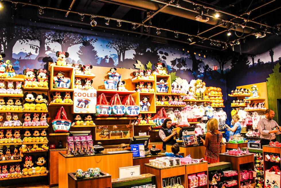 15 REASONS WHY WE MISS THE OLD DISNEY STORE - Nostalchicks