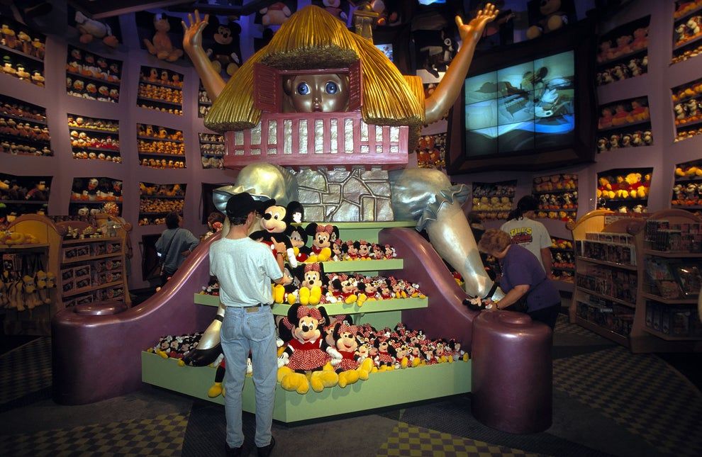 15 REASONS WHY WE MISS THE OLD DISNEY STORE - Nostalchicks