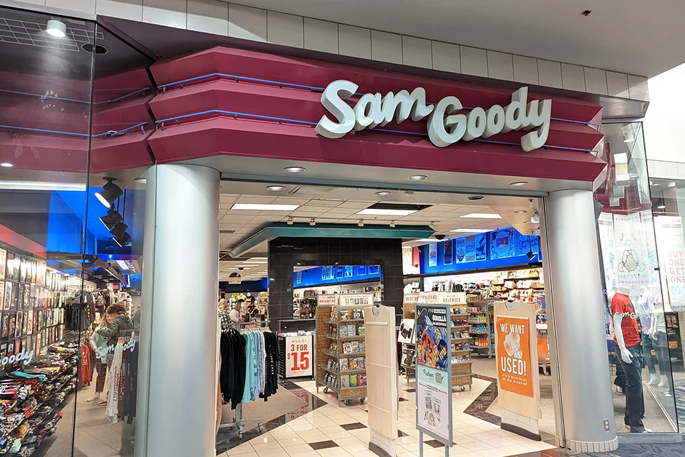 18 STORES YOU WOULD OF BEEN SHOPPING AT FOR BLACK FRIDAY - Nostalchicks