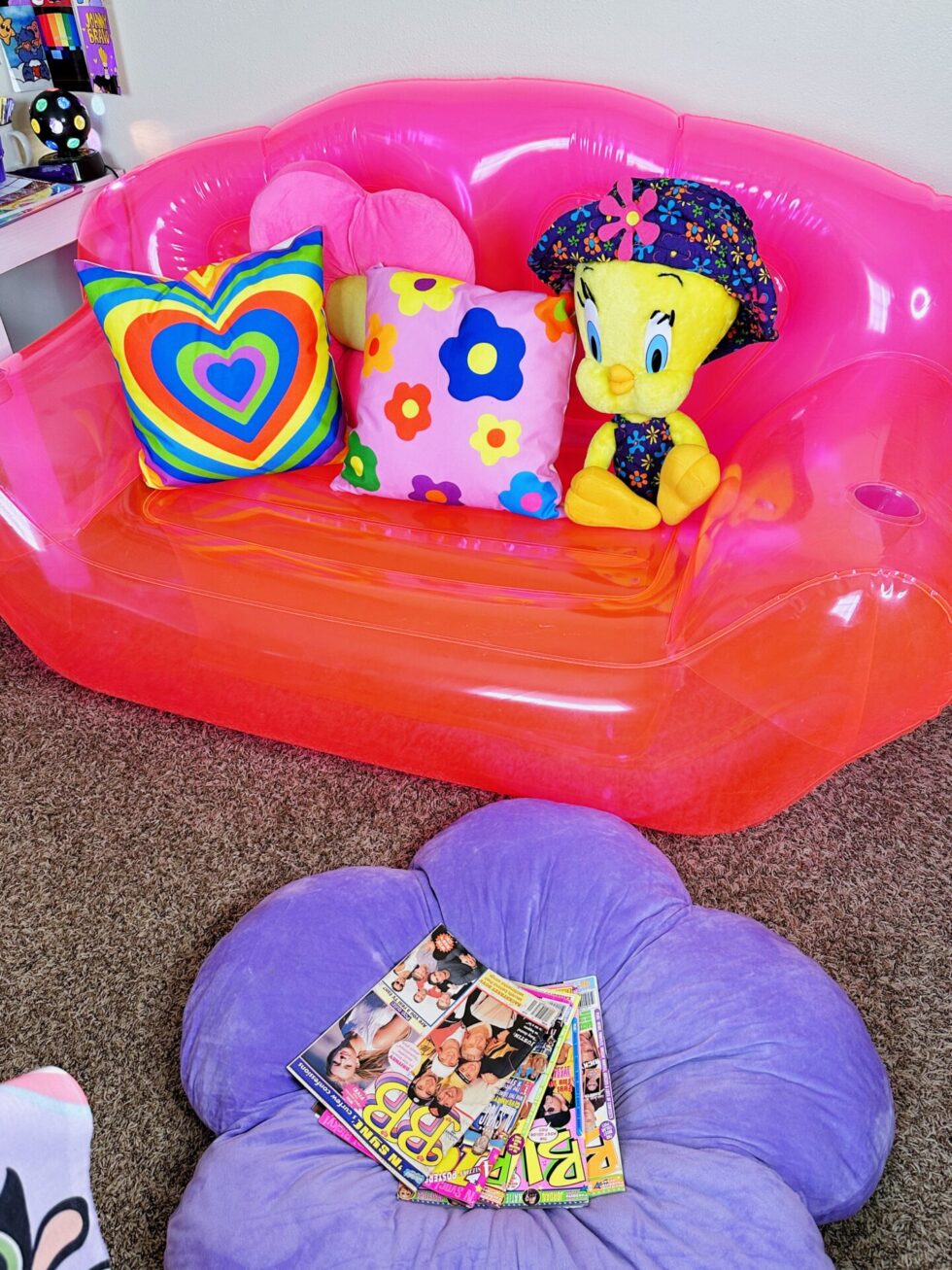 7 THINGS THAT WILL MAKE YOUR Y2K ROOM STAND OUT - Nostalchicks